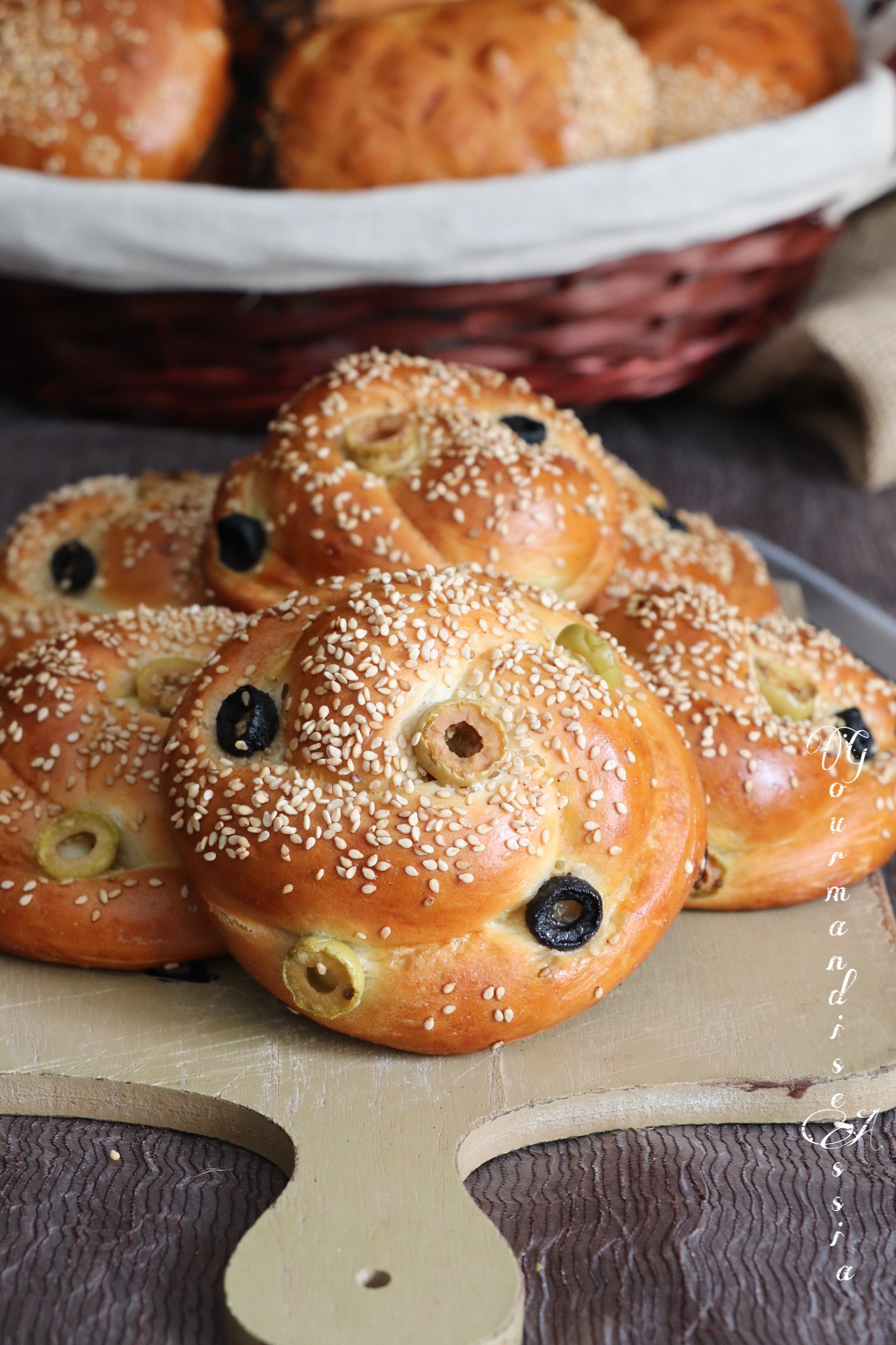 Pain Chignon aux Olives | Gourmandise Assia
