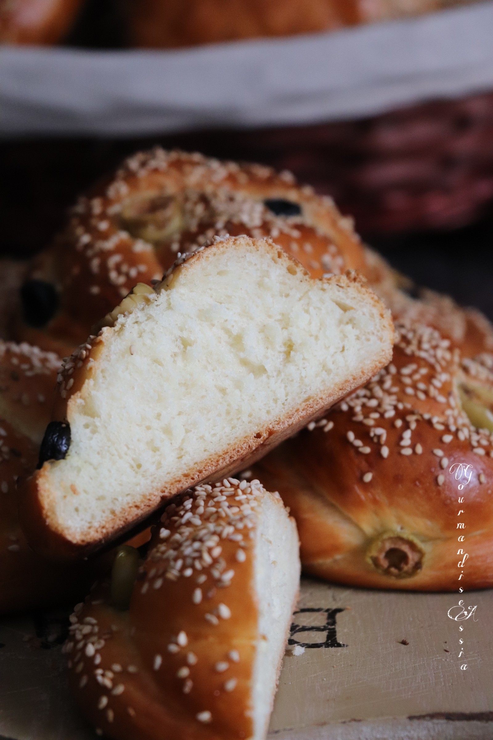 Pain Chignon aux Olives | Gourmandise Assia