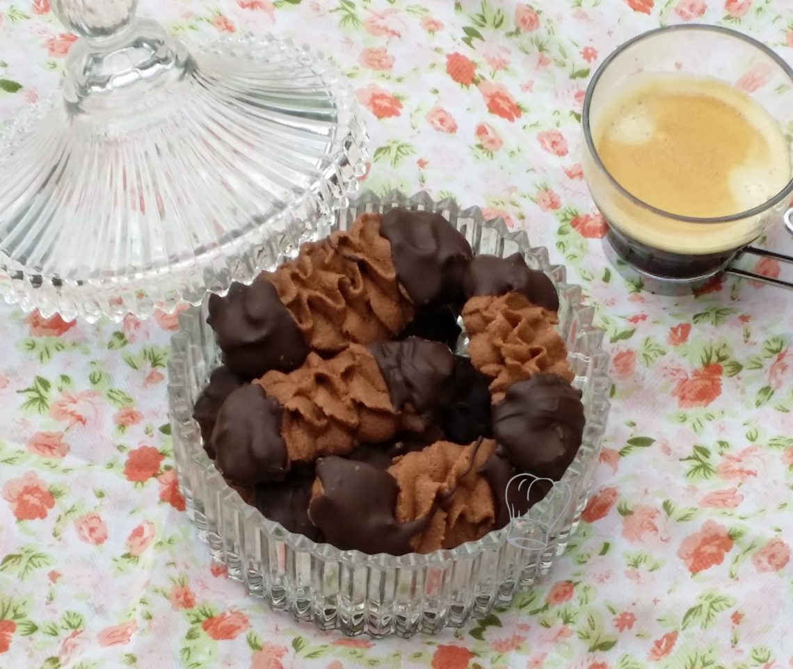 Biscuits Viennois au Chocolat ou Spritz sans Oeufs | Gourmandise Assia